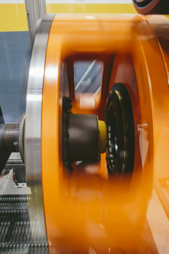 GKN Showcases Test Facility - Auto Structure UK